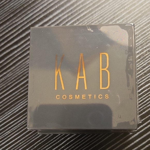 Kab Cosmetics | Makeup | Kab Cosmetics Eyeshadow Palette Black And Gold ...